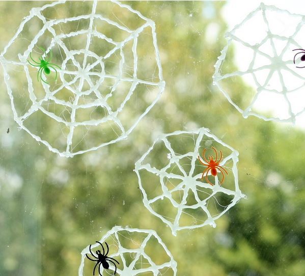 Hot Glue Spider Web Decor | AllFreeHolidayCrafts.com