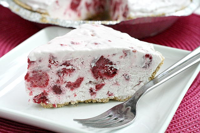Raspberry Marshmallow Pie | RecipeLion.com