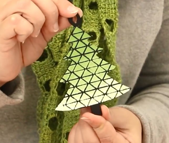 Easy Painted Christmas Ornaments Video Tutorial easy-painted-christmas-ornaments-video-tutorial